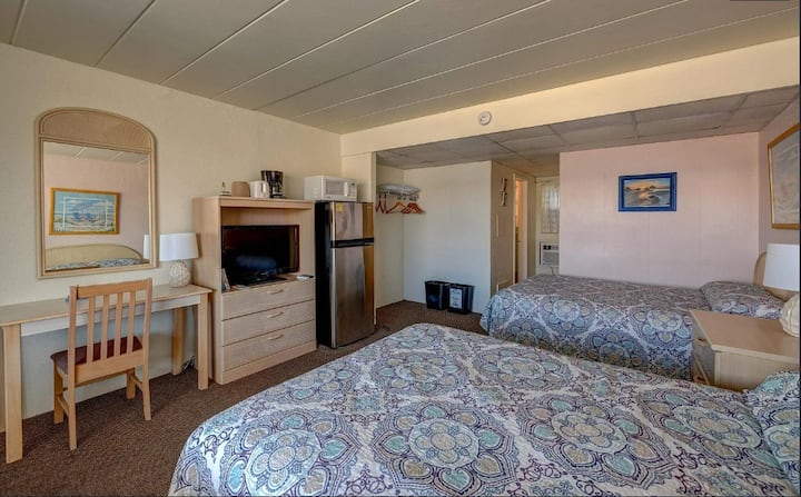 Cara Mara Studio With Pool, Patio, And Ocean Views - Wildwood, NJ