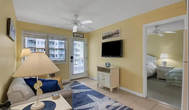 Beachfront Condo W/ Heated Pools In Wildwood Crest - Wildwood, NJ