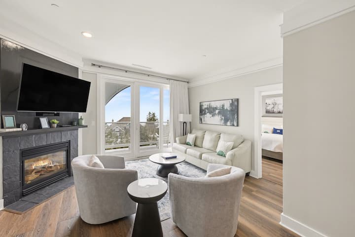 Maritime Lakeview Suite 406 In Bay Harbor - Petoskey, MI