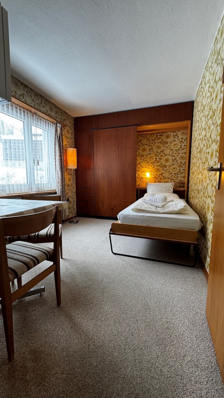 Ruhiges Budget Studio In Arosa - Langwies