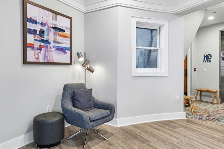 Modern Bliss 466: 3br Lakeview Condo In Bay Harbor - Petoskey, MI