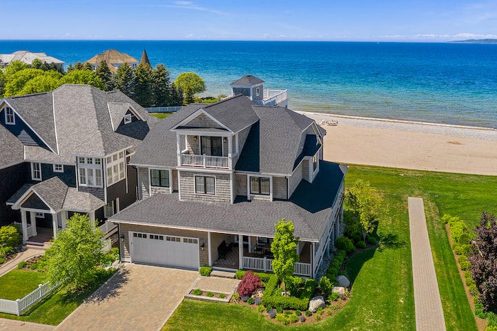 Serenity North 4: Luxurious Lakeview Retreat - Petoskey, MI