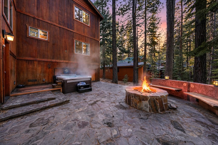 Hot Tub • Tahoe Donner + Skiing | Moosetrack - Truckee, CA