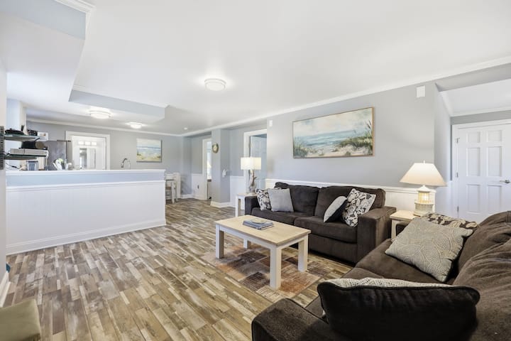 Driftwood Cottage - Downstairs - Emerald Isle, NC