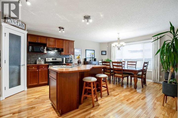 3 Bedroom Home - Okotoks