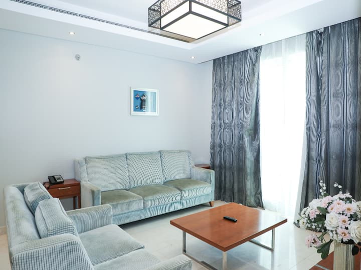 Serene Retreat With Scenic Balcony - Muscat