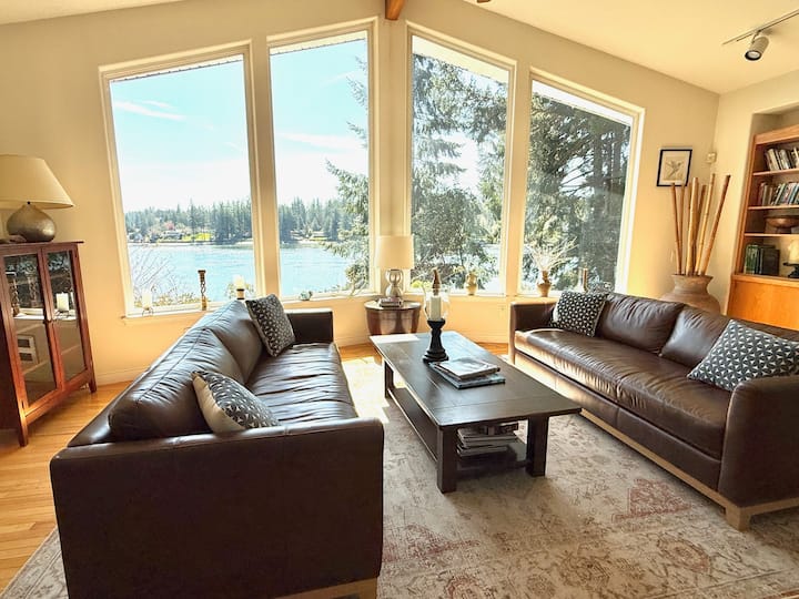 Agate Beach House - Puget Sound Getaway! Sleeps 10 - Shelton, WA