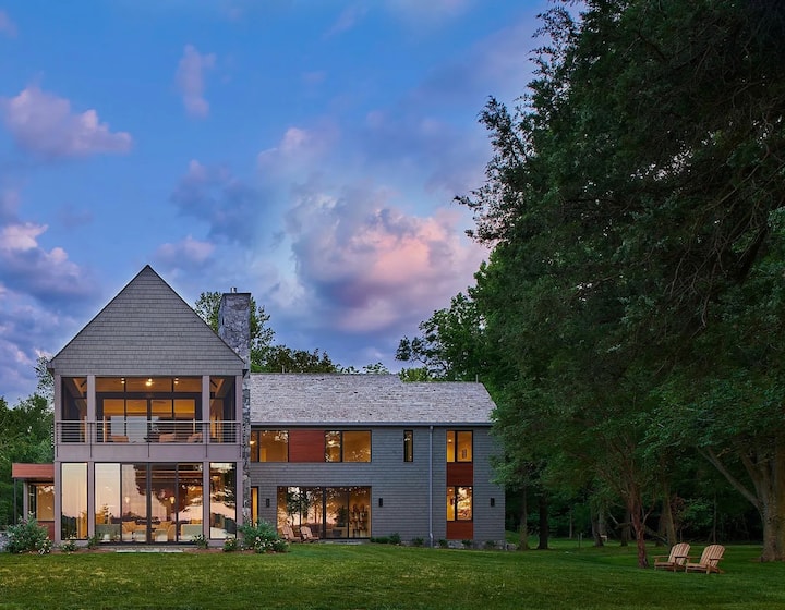 5 Bedroom Waterfront Estate Overlooking Mt. Vernon - Accokeek, MD