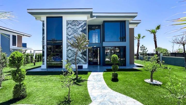 Stilvolle Luxusvilla Mit Privatem Pool In Bestlage - Didim