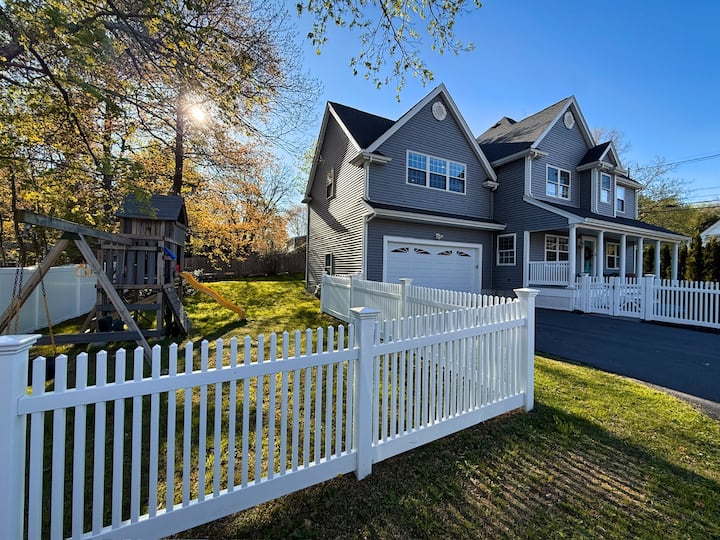Spacious Home 3 Miles To World Cup| Sleeps 10 - Foxborough, MA