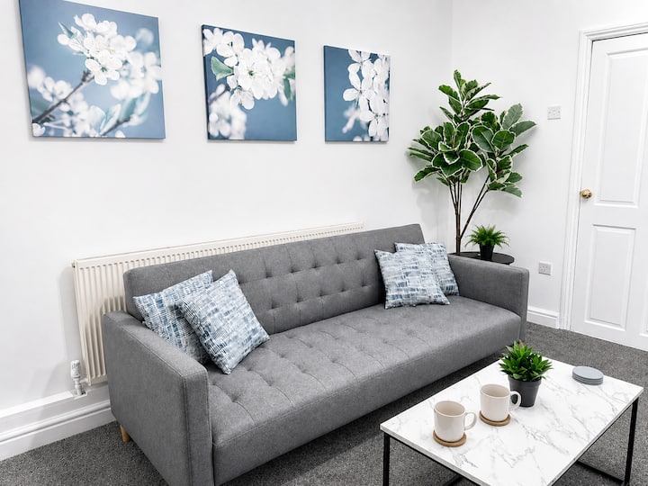 Barnsley Contractor Stay | Sleeps 6 | Parking - Barnsley