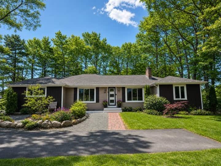 World Cup Basecamp | 5 Mins To Stadium | Sleeps 6 - Lake Massapoag, MA