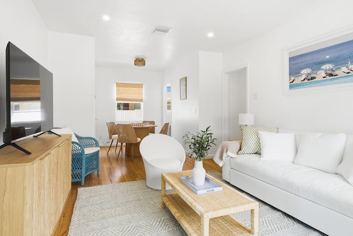 Chic Renovated 1br • Sleeps 4 • Minutes To Beach - Lake Worth, FL