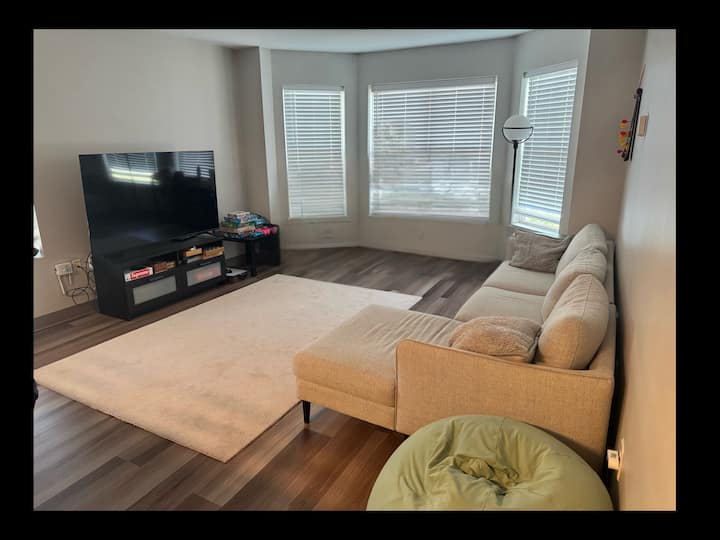 Spacious 2br/2ba Near Stadium, Boston & Beaches - Franklin, MA