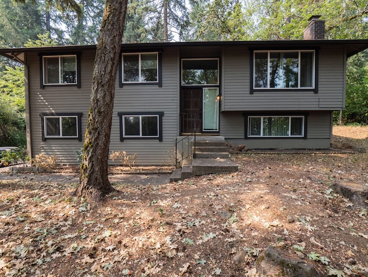 Timberline Treeline Retreat - Eugene, OR