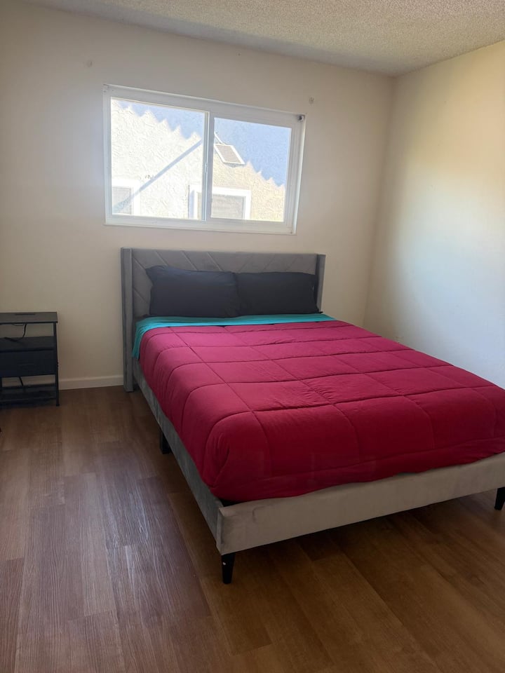 Cómoda Habitación - Pittsburg, CA