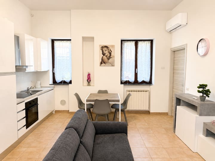 10 Min Walk To Station - Close To City Center - Saronno