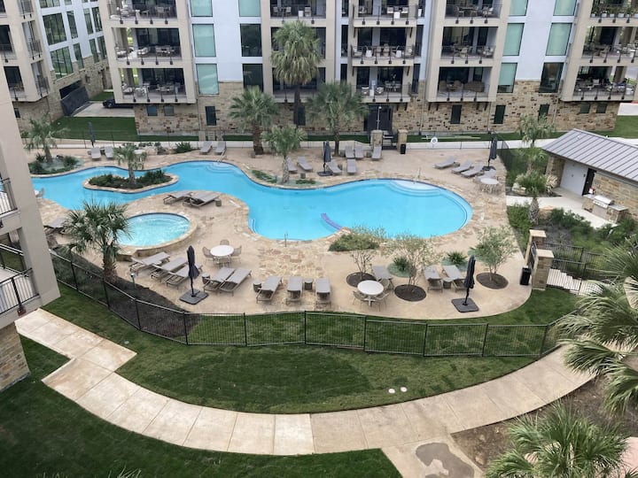1br Water-view Condo With Balcony & Pool - Horseshoe Bay, TX