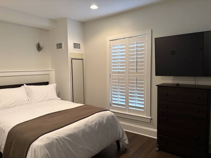 Jefferson Inn Downtown Southern Pines Petite Queen - Pinehurst, NC