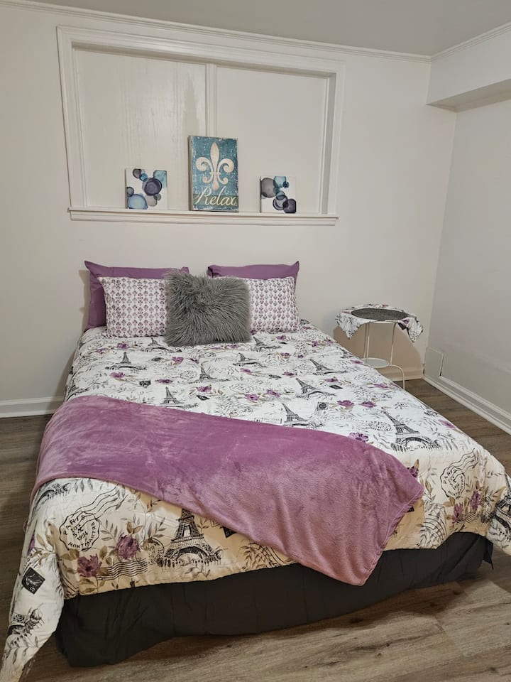 Queen Bed - Room Available - Douglasville, GA
