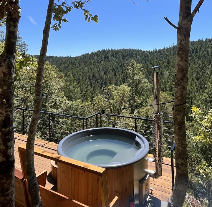 Offgrid Getaway With Hot Tub - California