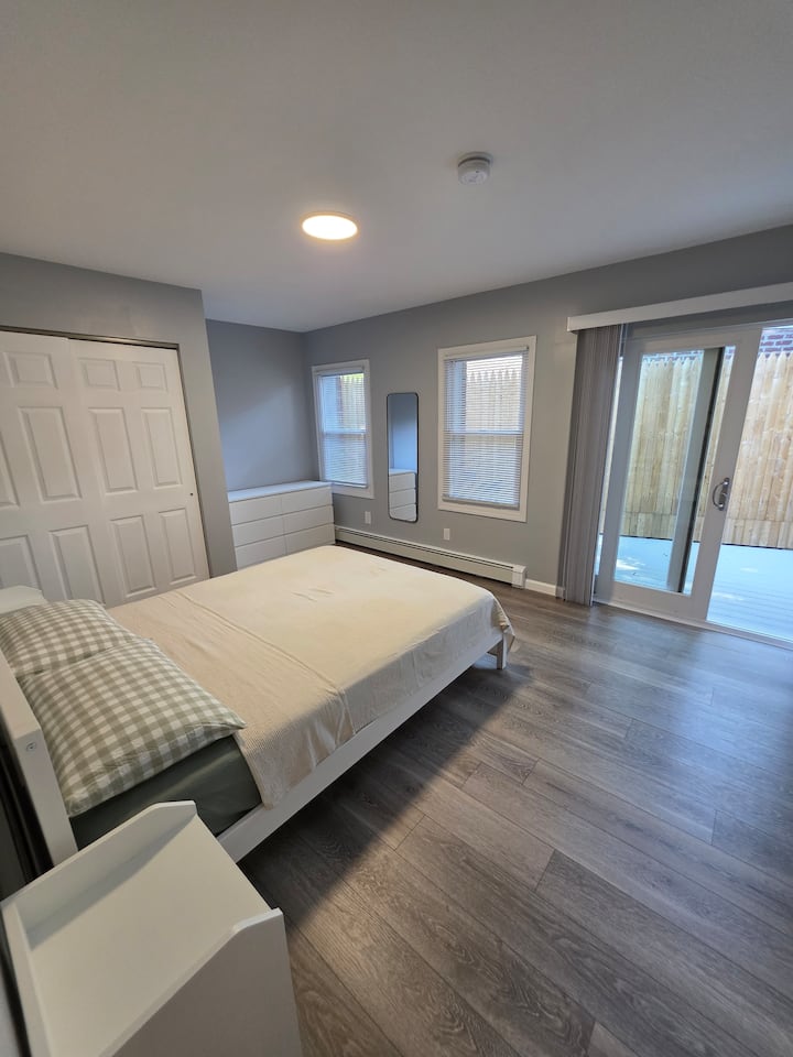 Charming 1br Apartment Home Away From Home - Great Neck, NY