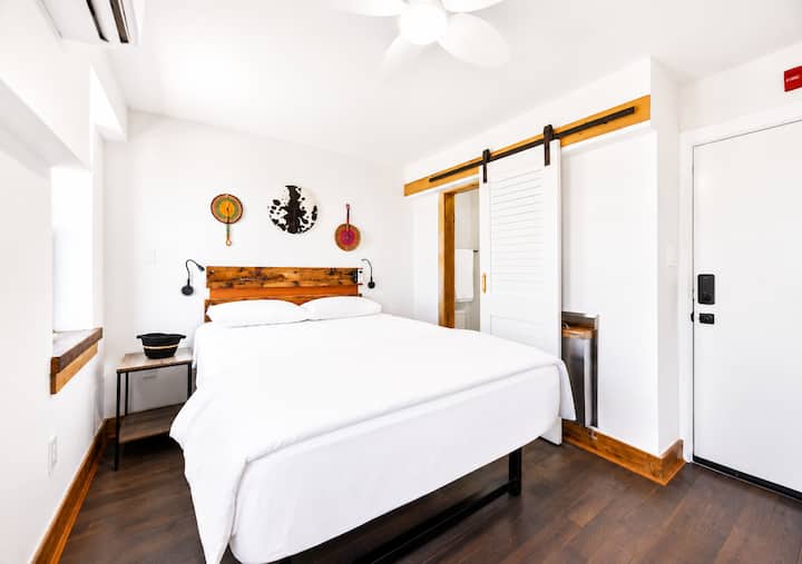City Lights Boutique Stay • Philadelphia - Media, PA