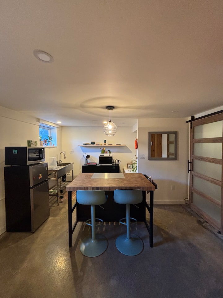 Perfect Location Midtown 1brm Apartment. - Reno, NV