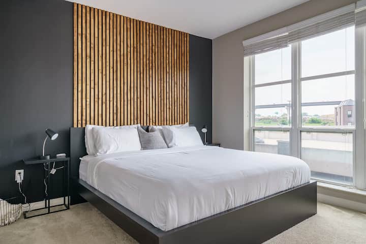 Apartment Just Outside Downtown - Columbus, OH