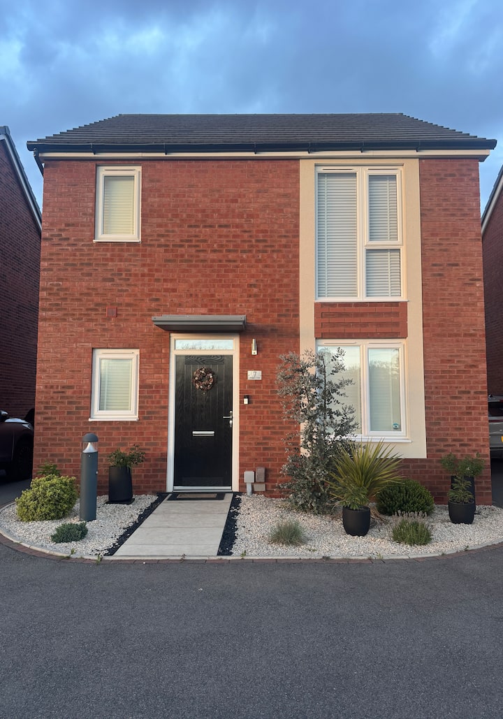 Home For Hugo - Near To Jcb, Alton Towers, Peaks - Uttoxeter