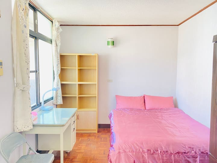 Double Bed - A, With Shared Bathroom (Monthly) - 台南 東區