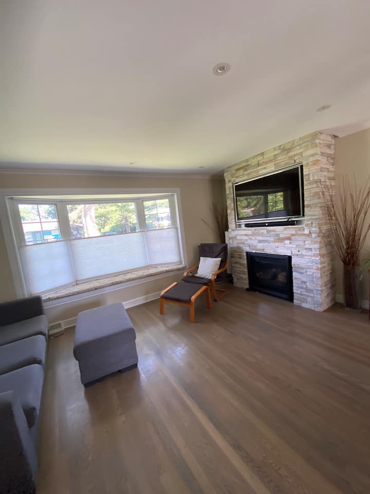 Perfect Stay For Stress-free Home Renos Nearby - Pointe-Claire