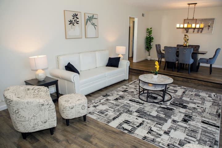 Spacious 4br House With Yard, Garage! - Thousand Oaks, CA