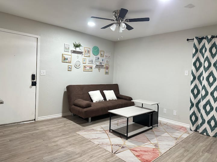 Modern & Quiet 1br Condo With Dedicated Office - Midland, TX