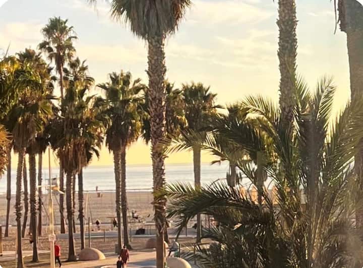 Santa Monica Beach Apartment Unit 12 - Santa Monica, CA