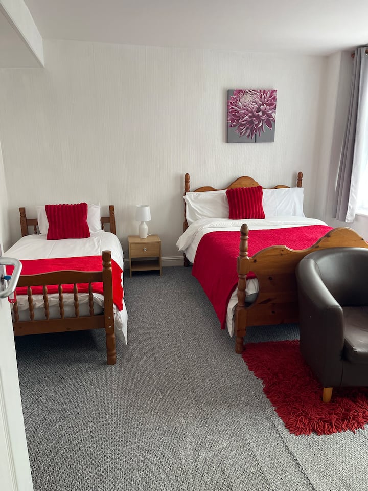 Ground /F Large Bedroom With 2 Beds - Plymouth