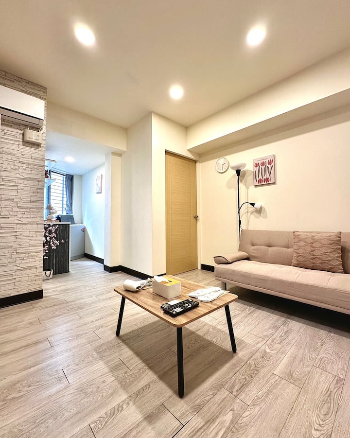 H302 / Mrt Daqiaotou / Dadaocheng / Ningxia 夜市 - Taipei City