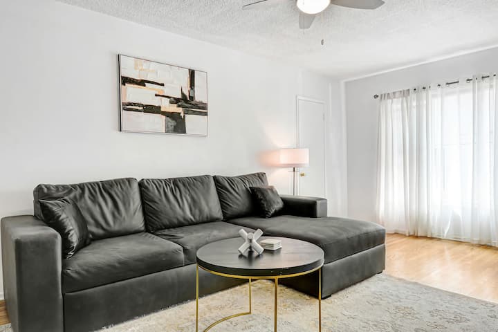 Apartment In Beverly Hills - West Hollywood, CA