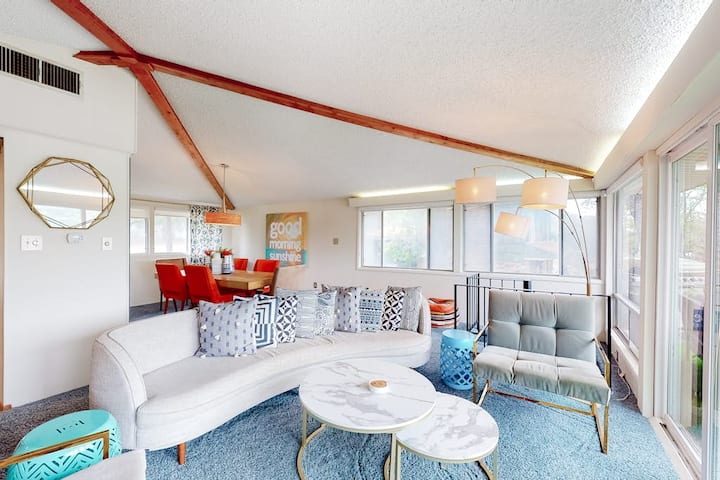 Modern 3br Lakefront Dog Friendly | Private Pool - Marble Falls, TX