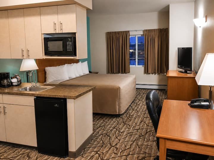 Aviator Suites Juneau King Studio - Juneau, AK