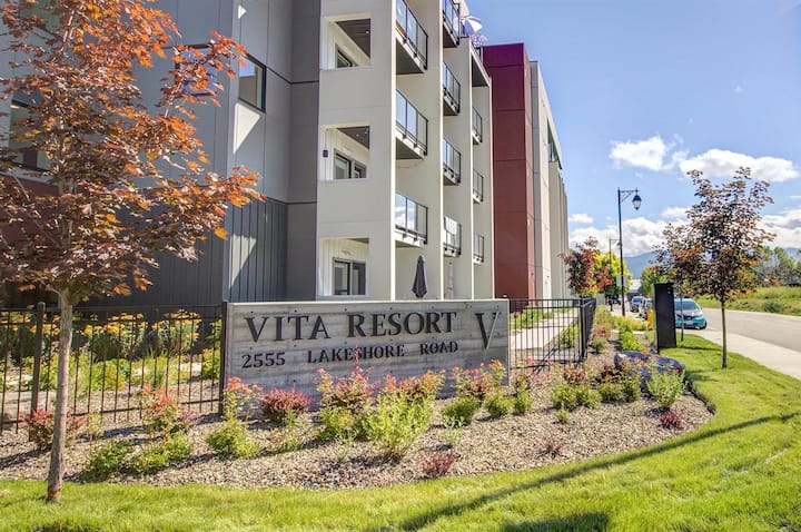Cozy Beachside Suite W Pool And Gym - Vernon