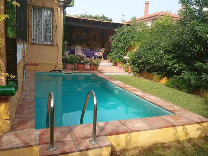 Chalet Con Encanto, Con Piscina Y Cerca De Playa - 토레몰리노스