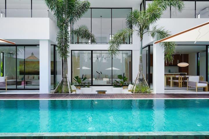 Luxury 4bd Mansion With Walking Distance To Beach - Jimbaran