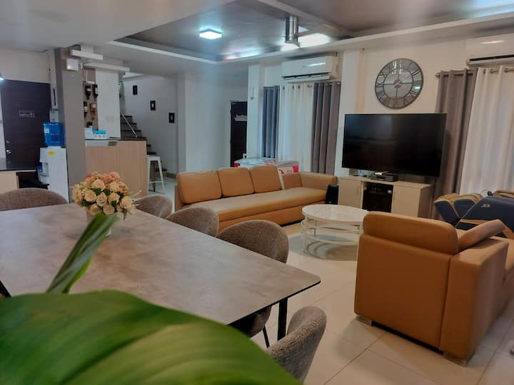 Eli's Villa Cozy And Spacious Uphill Home - Cebu City