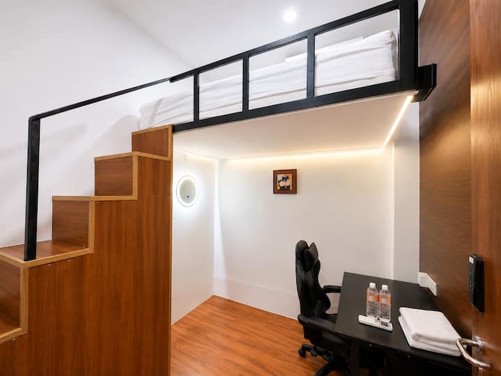 Standard Room For 2 Guests, Opposite Bugis Mrt - Singapore