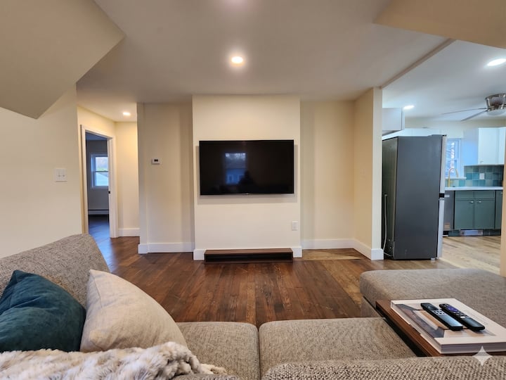 2br Near Gillette Stadium | Remodeled With Parking - Norwood, MA