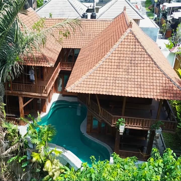 Spacious 4br Villa With Pool Near Ubud , Singapadu - Denpasar