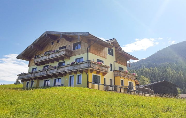Awesome Apartment In Hollersbach - Bramberg am Wildkogel