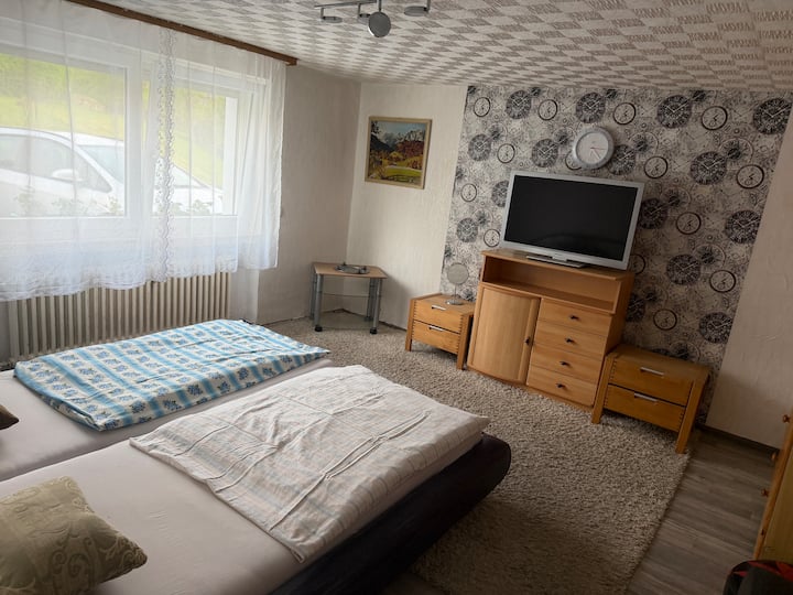 2-zimmer-wohnung Mit Küche, Bad, Wc & Internet - Hilders