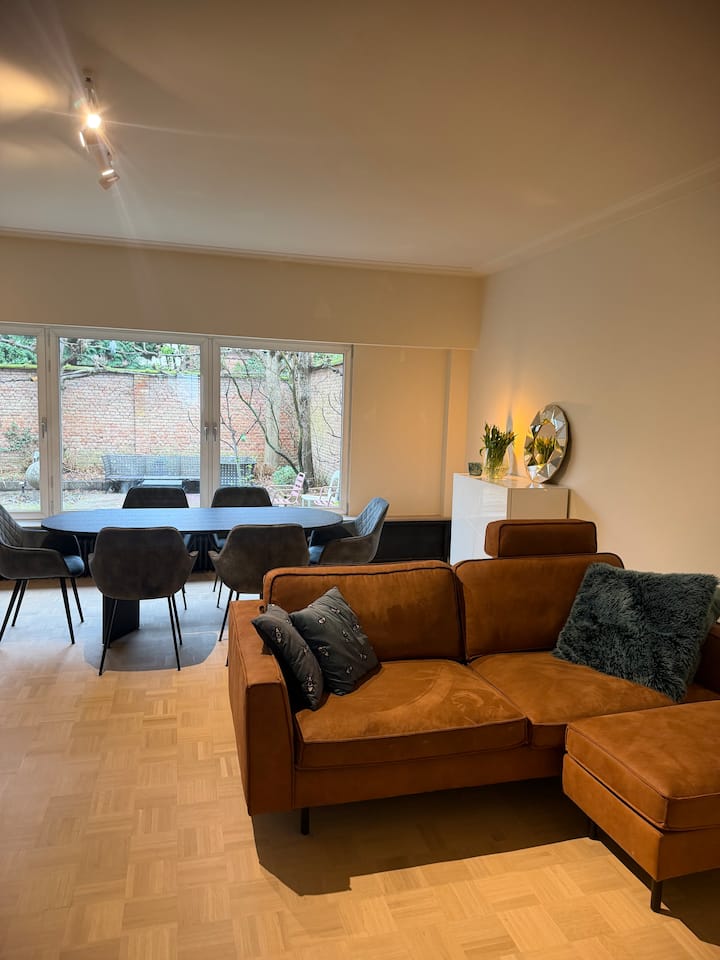 Leuk Gelijkvloers Appartement Met Tuin - Mortsel